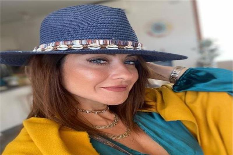 هيدى كرم تخطف قلوب متابعيها فى احدث ظهور لها فن النهار